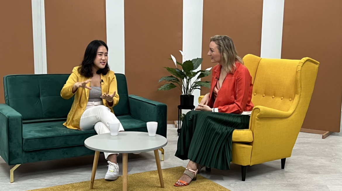 About Us – Yana Fry